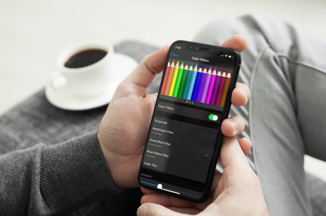 Detail Guide How To Change Screen Color On IPhone 